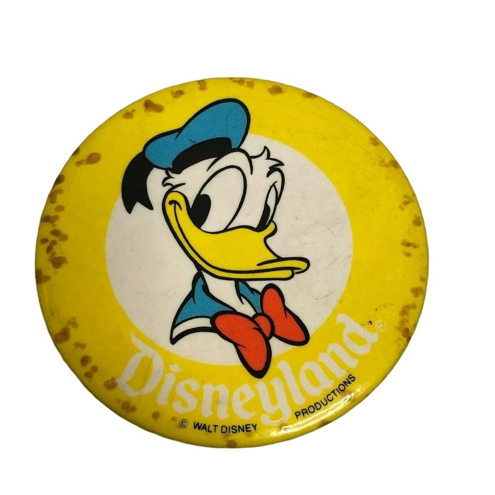 Donald Duck Yellow & White Disneyland Pinback/Button … - Gem